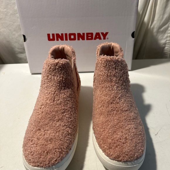 UNIONBAY | Shoes | Unionbay Dusty Pink Furry Fabric Ankle Height Shoes ...